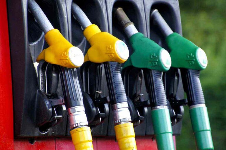 Benzina alle stelle in Italia e in Europa: quanto costa davvero ...